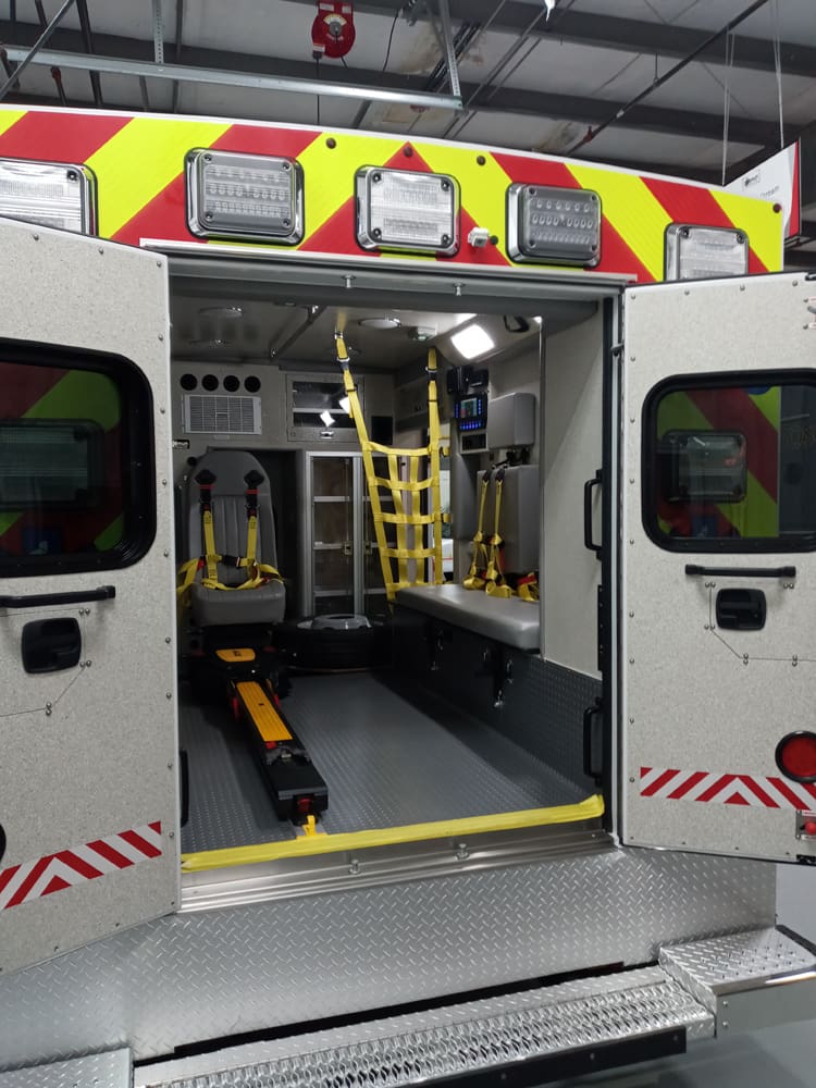 8535 Express Plus Type I Ambulance - Braun Ambulances