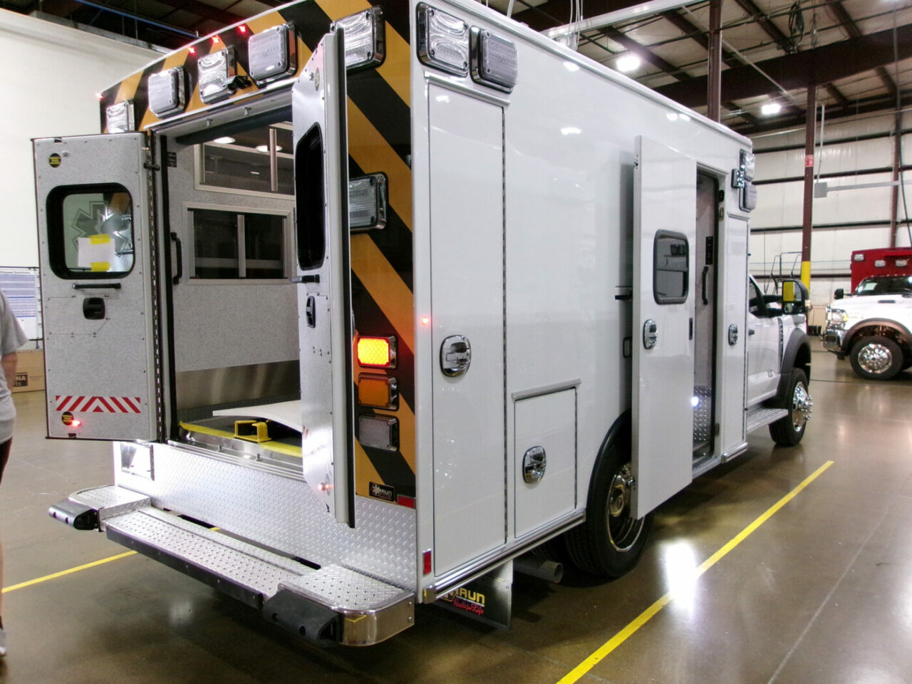 9045 Express Plus Type I Ambulance